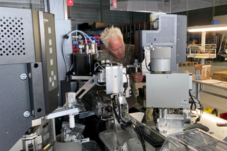 MPCS chooses flexibility in production with Komax Alpha 565 - Smans